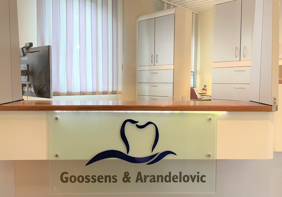 drs. Eric Goossens & Dr. stom. (Univ.Niš) Slobodan Arandelovic